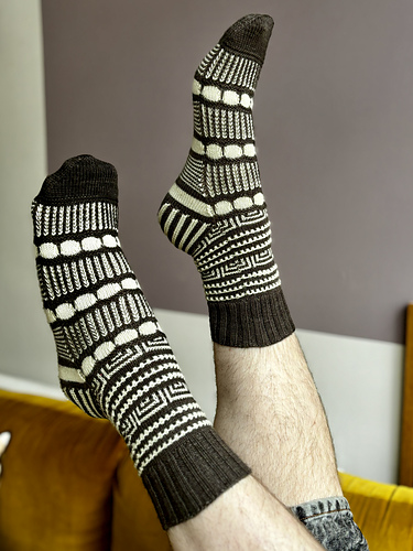 Ravelry: Go Go Dynamo Socks pattern by Stephen West