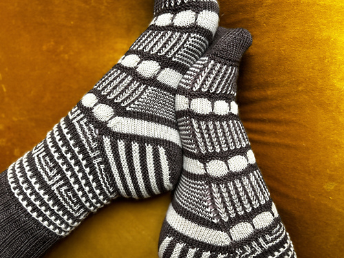 Ravelry: Go Go Dynamo Socks pattern by Stephen West