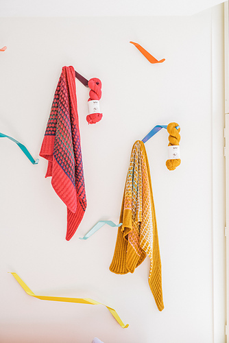 Ravelry: Slippy V Triangle pattern by Stephen West