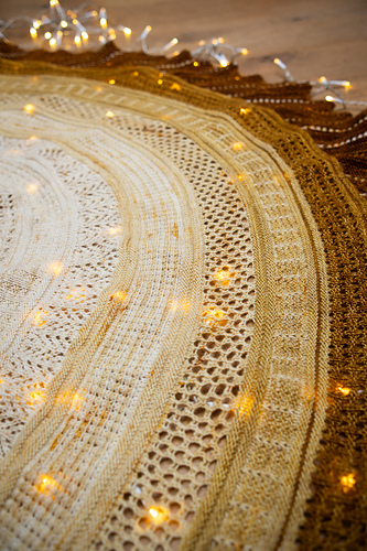 Ravelry: Glittering Snowscape Shawl pattern by Stephen West