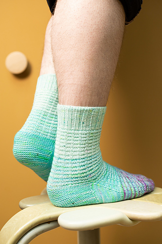 Ravelry: Woolly Waffle Socks pattern by Stephen West