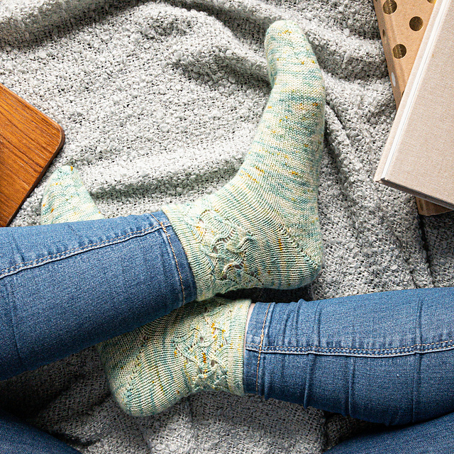 Ravelry: Tidal Waves Socks pattern by Izabela Grzybek