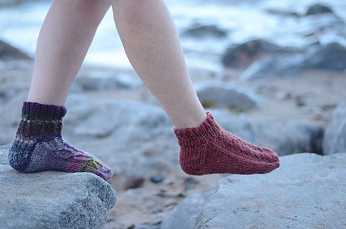 Ravelry: Cosy Cabled Toe-Up Socks pattern by Janice Anderson