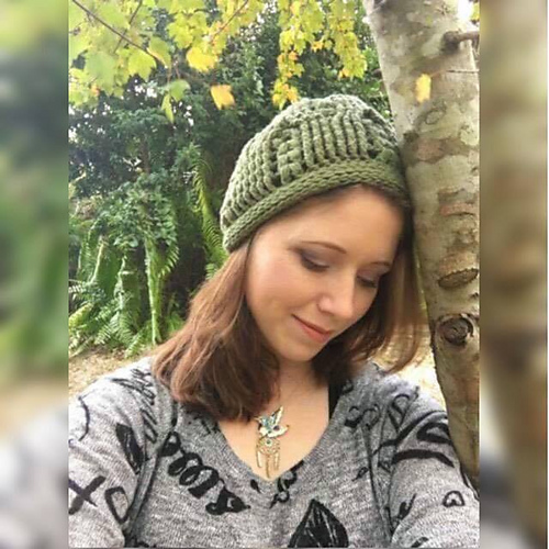 Ravelry: Wheat Stitch Hat messy bun & pony tail pattern by KFG