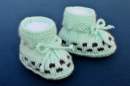 Ravelry: Two Colors Checks Baby Booties pattern by Christy Hills