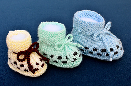 Ravelry: Two Colors Checks Baby Booties pattern by Christy Hills
