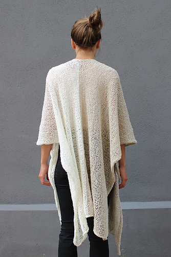 Ravelry: Leinen Bouclé Poncho pattern by wollen berlin
