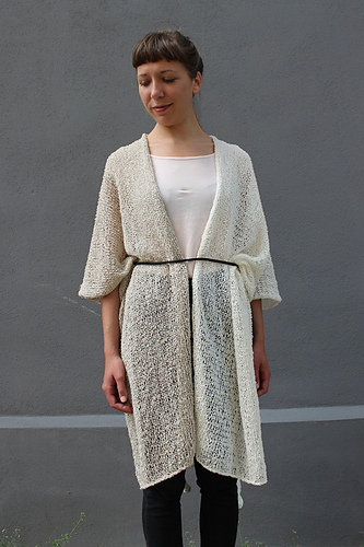 Ravelry: Leinen Bouclé Poncho pattern by wollen berlin