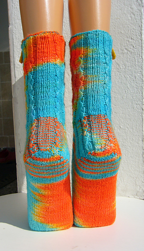 Ravelry: Maifeuer pattern by Micha Klein