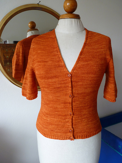 Ravelry: wolling's slanted Sleeven