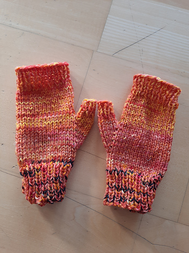 Ravelry: Easy Fingerless Mittens - with Thumbs pattern by marianna mel