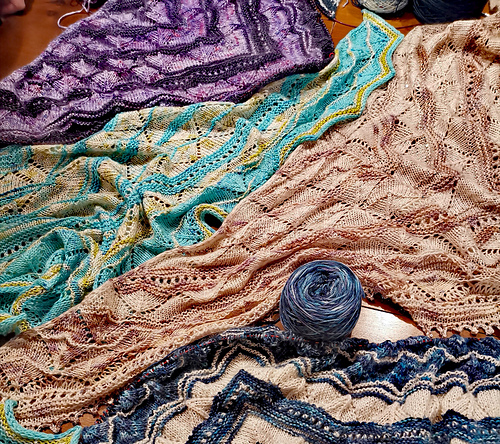 Ravelry: Curved Triangle Shawl pattern by Iris Schreier
