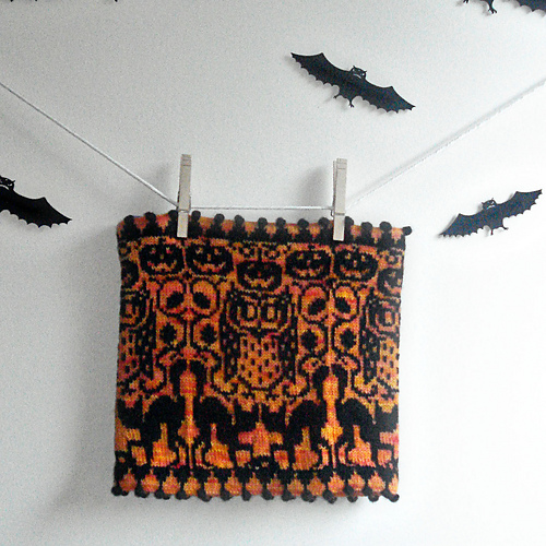 Ravelry: Hocus Pocus Cowl pattern by Thea Eschliman