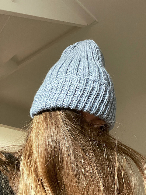Ravelry: The Ultimate Beginner's Beanie pattern by Elin Berlin