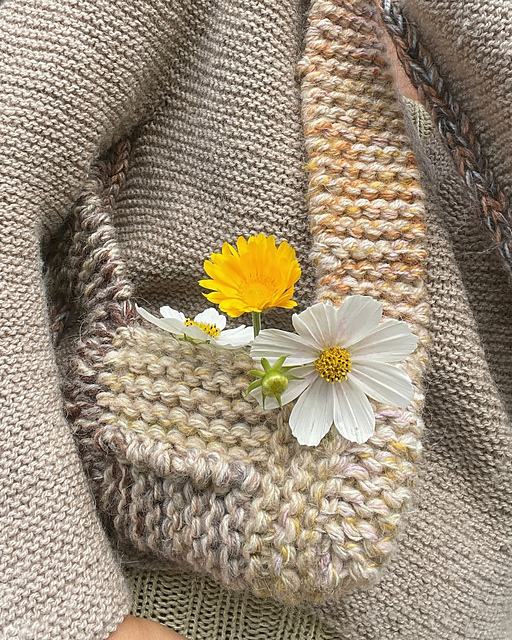 Ravelry: Beyond Bag pattern by Elin Berlin