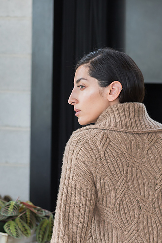 Ravelry: HENNING pattern by Mary Anne Benedetto