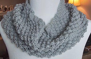 Ravelry: December Cowl - (Holiday Glamour) pattern by Carolyn Bremner