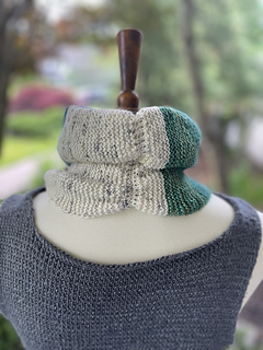 Ravelry: wrenknits' First Point of Libra Cowl