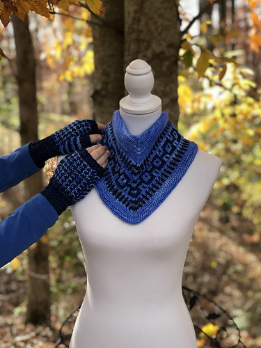 Ravelry: Knitty Bitty mitts pattern by Susan Ashcroft