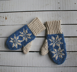 Ravelry: Snowflake Mittens pattern by Christina Danaee