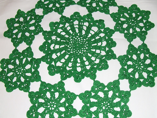 Ravelry: Shamrock Doilies pattern by Agnes Russell