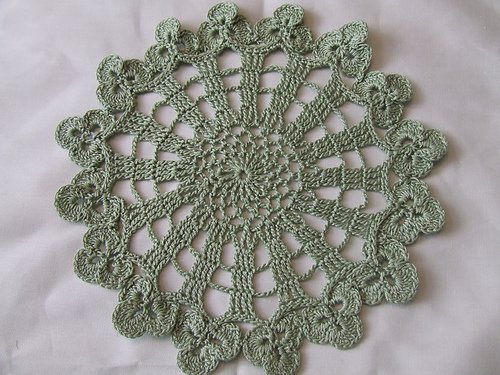 Ravelry: Shamrock Doilies pattern by Agnes Russell