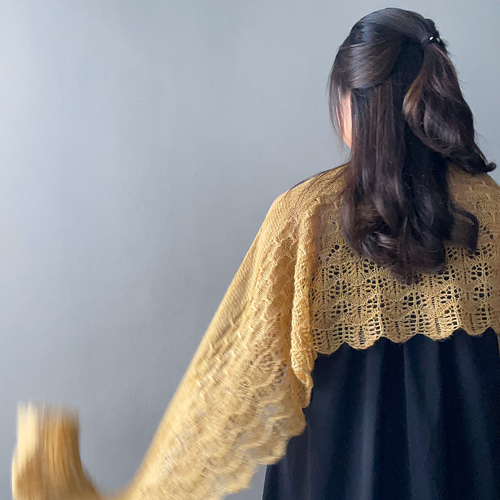 Ravelry: Eylul Shawl pattern by yamagara