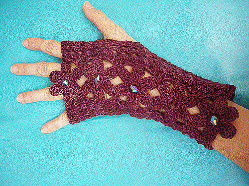 Ravelry: Flower Gauntlets pattern by Ellene Warren