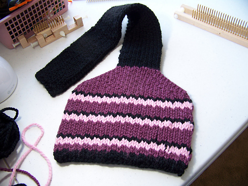 Ravelry: Loom-Knit Bee Bopper Bag pattern by Authentic Knitting Board