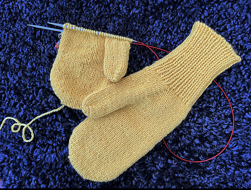 Ravelry: Yarnesty mittens pattern by Anna Friberg