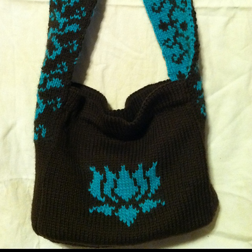 Ravelry: Lotus Bag pattern by Jennifer Tallapaneni
