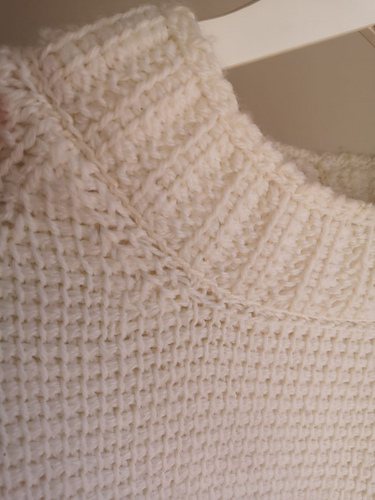 Ravelry: Elena sweater pattern by Cri_ykc