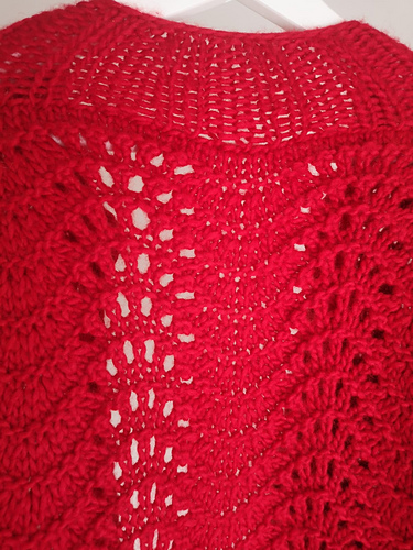Ravelry: Red waves cardigan pattern by Cri_ykc