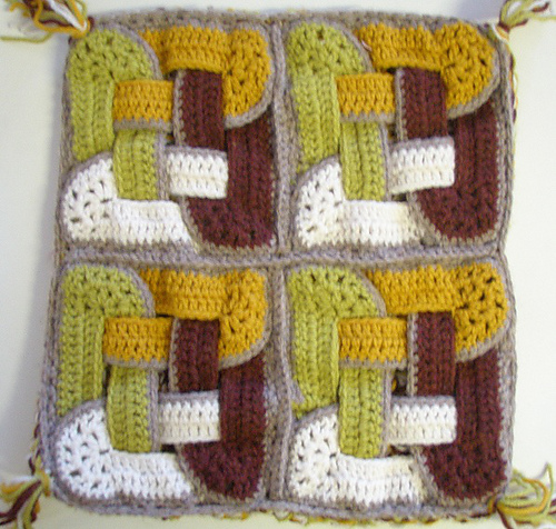 Ravelry: Nihon Chic - Chain Gang Cushion pattern by Gabrielle Edwards