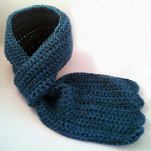 Ravelry: Noose Scarf pattern by Stephanie Fearon