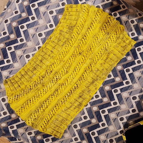 Ravelry: Sunrise Sunburn Sunset Cowl pattern by Laura Concert