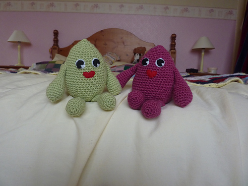 Ravelry: Gordon Green and Sally Pickles pattern by Janet McMahon