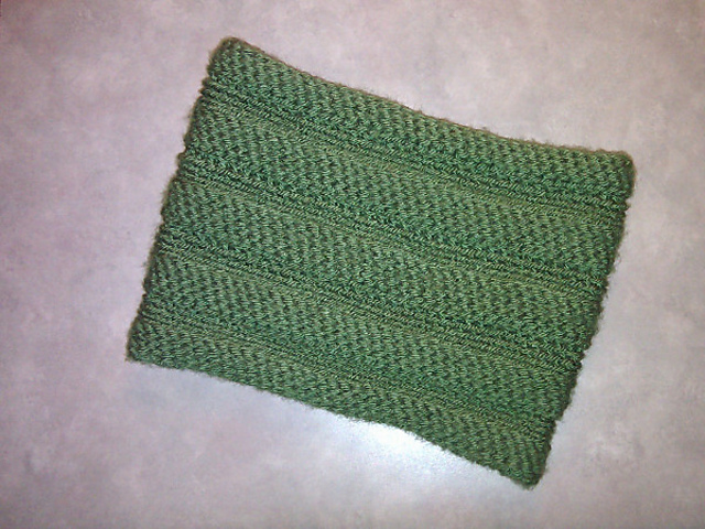 Ravelry: Slip Neck Gaiter pattern by Tracy Lau