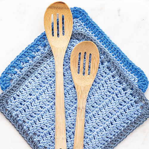 Ravelry: Double Crochet Dishcloth pattern by Alex DellAringa