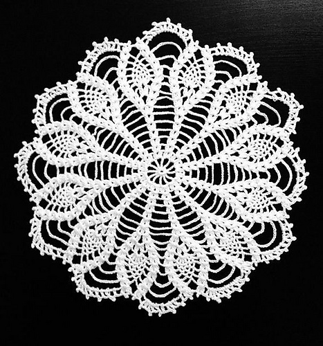 Ravelry: p.152 Pineapple doily pattern by Kimi Honda （本田 君）