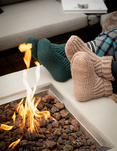 Ravelry: Cabin slippers pattern by Ysolda Teague