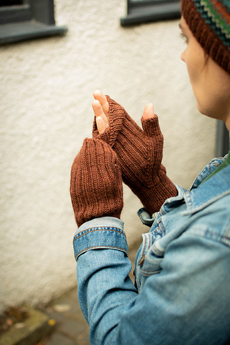 Ravelry: Roddin mitts pattern by Ysolda Teague