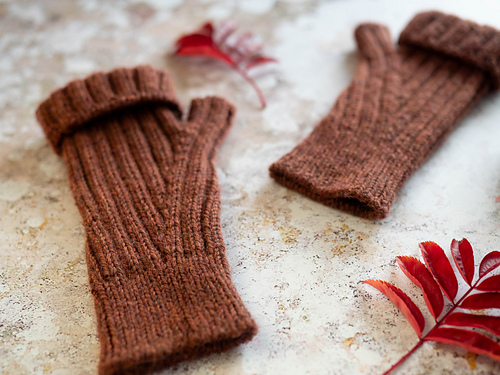 Ravelry: Roddin mitts pattern by Ysolda Teague