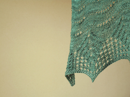 Ravelry: Nami Shawl pattern by Yuki Ueda