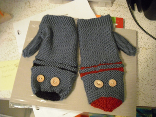 Ravelry: Mittens turned... puppets pattern by Zac Elder