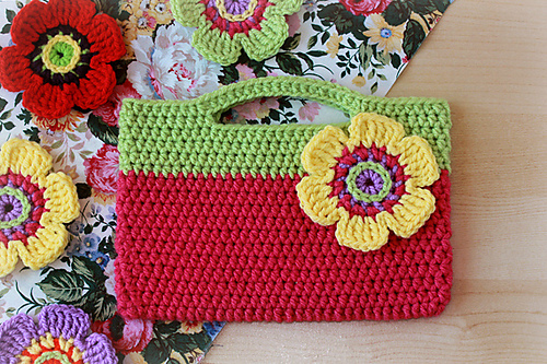 Ravelry: Little Girl's Crochet Purse pattern by zoom yummy