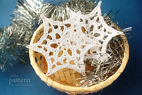 Ravelry: Crochet Christmas Snowflake (Star) pattern by zoom yummy