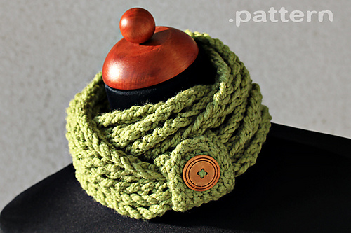 Ravelry: Crochet Chain Scarf pattern by zoom yummy